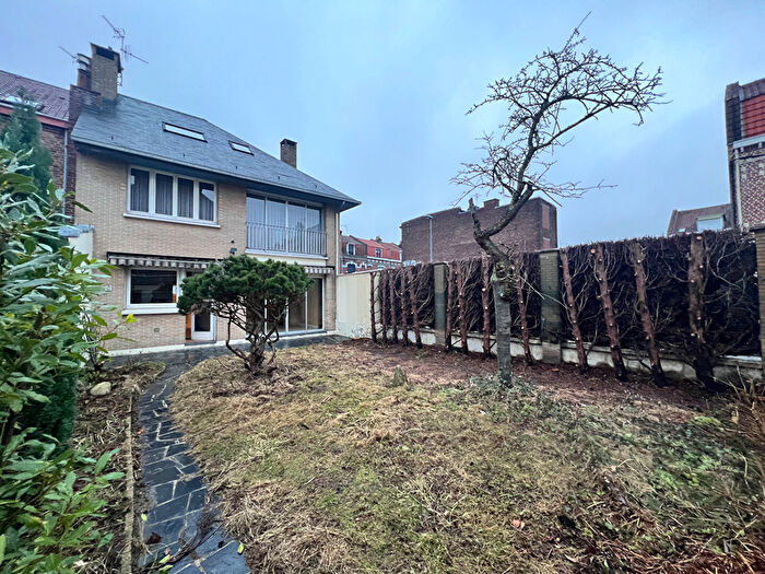 Maison à vendre - Lille, Lille-Sud - 5 pièces - 4 chambres
