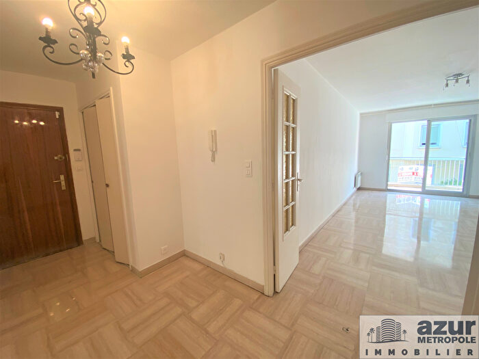 Maisons à vendre et appartements à louer - 1
