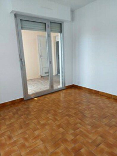 Camplanier, Nîmes - Appartement 2 pièces à louer