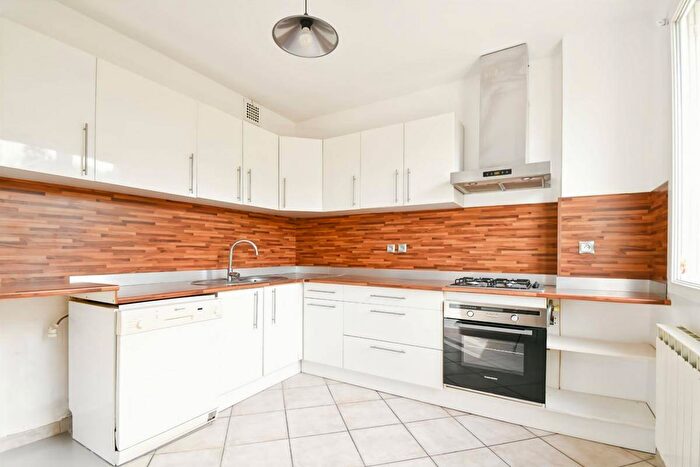 Appartement à louer - Grand Charran-Faventines, Valence - 4 pièces - 3 chambres