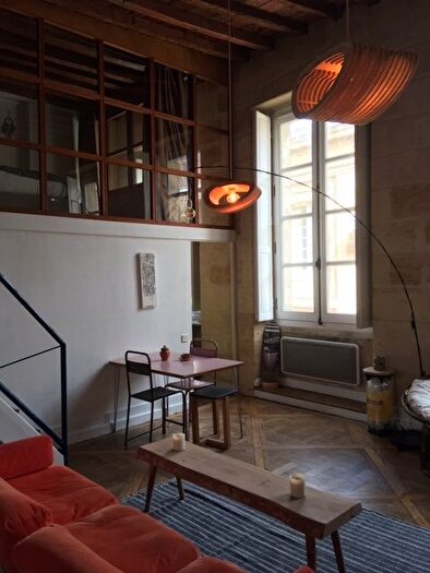 Appartement à louer - Bordeaux, Saint-Pierre - 2 pièces - 1 chambre