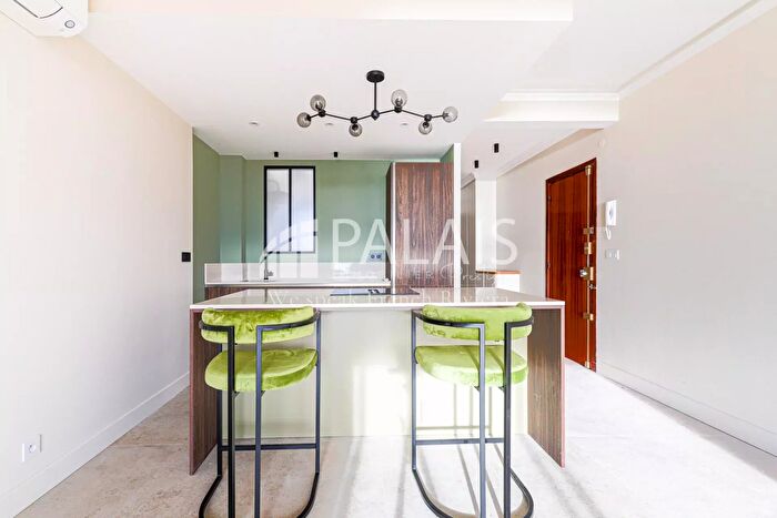 Appartement à vendre - Beaulieu-sur-Mer - 3 pièces - 2 chambres