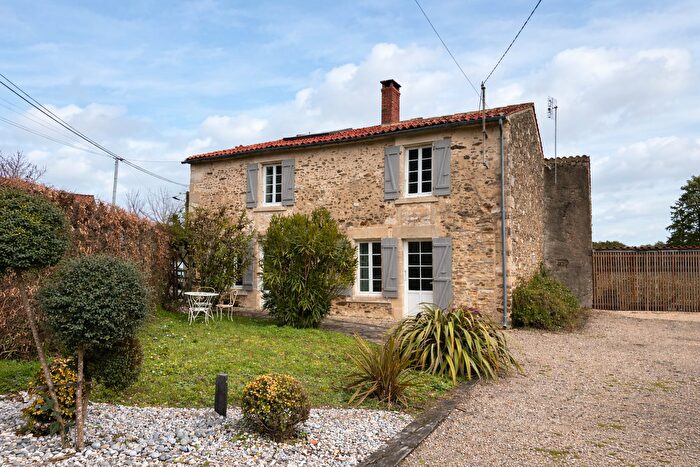 Maison à vendre - La Caillère-Saint-Hilaire - 7 pièces - 4 chambres