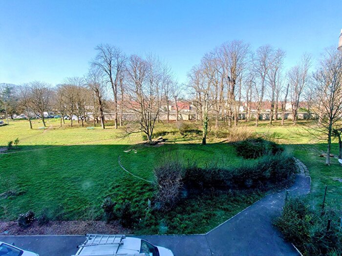 Appartement à vendre - Évry, Centre-ville - 4 pièces - 3 chambres