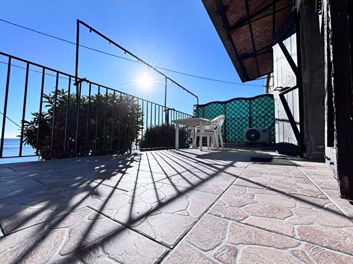 Appartement à louer - San-Martino-di-Lota - 3 pièces - 2 chambres