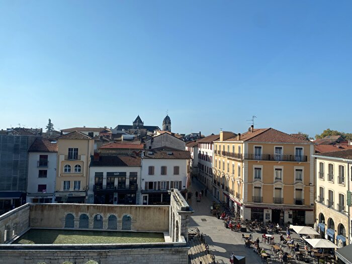 Appartement à louer - Dax, Centre-ville, Saint-Vincent - 3 pièces - 2 chambres