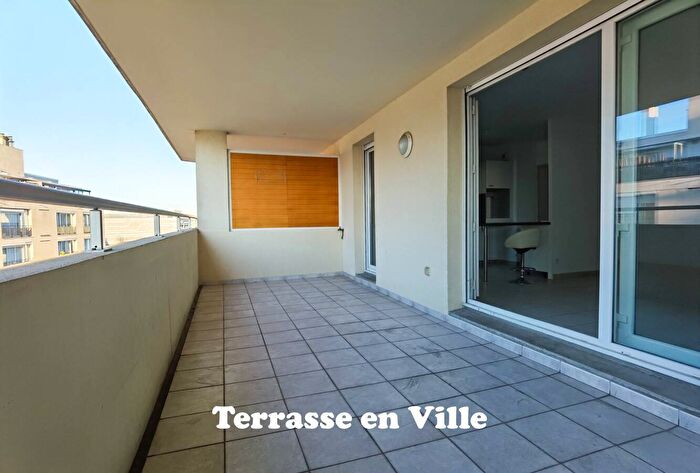 Appartement à louer - Marseille ème arrondissement - 3 pièces - 2 chambres