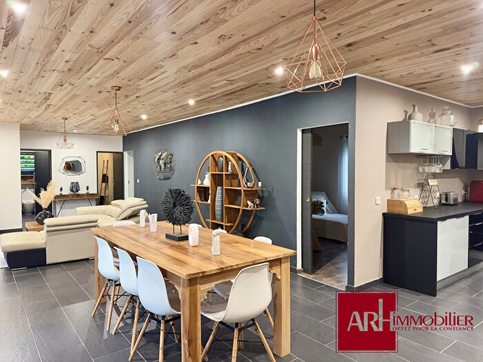 Maison à vendre - Saint-Benoît, Bourbier les Bas - 5 pièces - 4 chambres