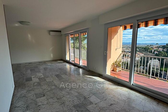 Appartement à louer - Hyères - 4 pièces - 3 chambres