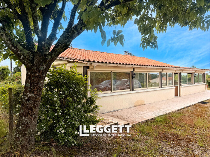 Maison 5 pièces à Montmoreau-Saint-Cybard, à vendre