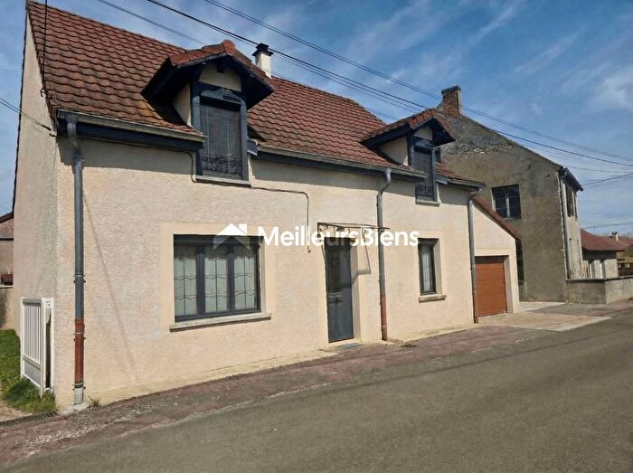 Maison à vendre - Les Maillys - 6 pièces - 4 chambres