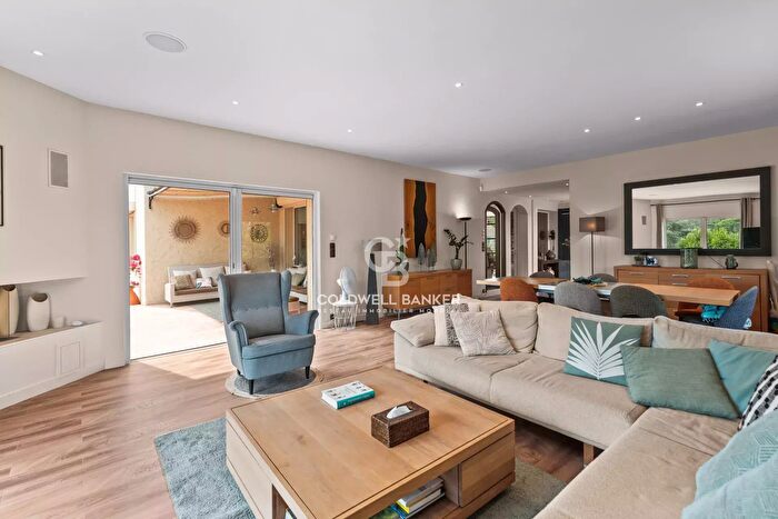 Maison à vendre - Mougins, Font Neuve, Saint-Basile, Fontmerle, Nartassière - 5 pièces - 4 chambres