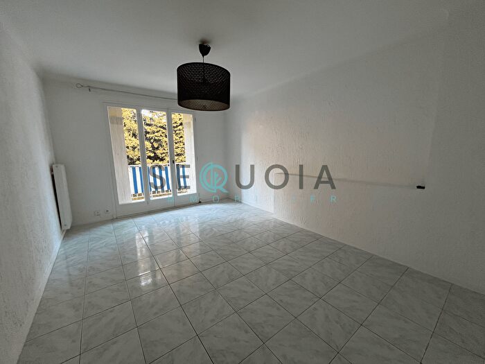 Appartement à louer - Antibes, Juan-les-Pins, Le Cap - 3 pièces - 2 chambres