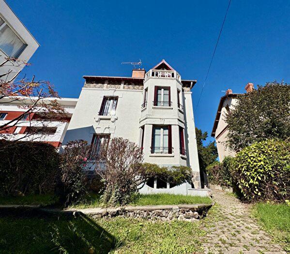 Maison à vendre - Clermont-Ferrand, Jaude, Fontgiève Saint-Alyre - 7 pièces - 5 chambres