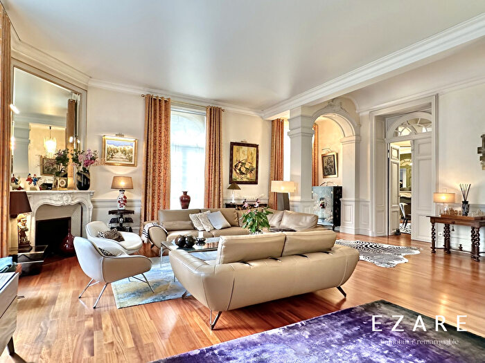 Appartement à vendre - Chalon-sur-Saône, Centre-ville - 7 pièces - 5 chambres