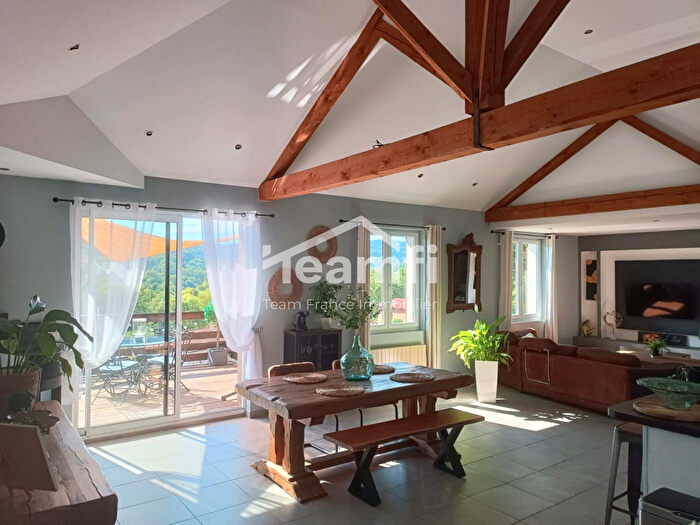 Maison à vendre - Saint-Just-en-Chevalet - 8 pièces - 6 chambres