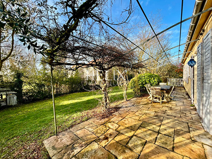 Maison à vendre - Crespières - 8 pièces - 6 chambres