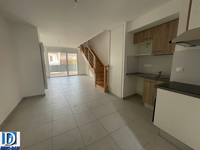 Appartement 3 pièces à louer - Pins-Justaret