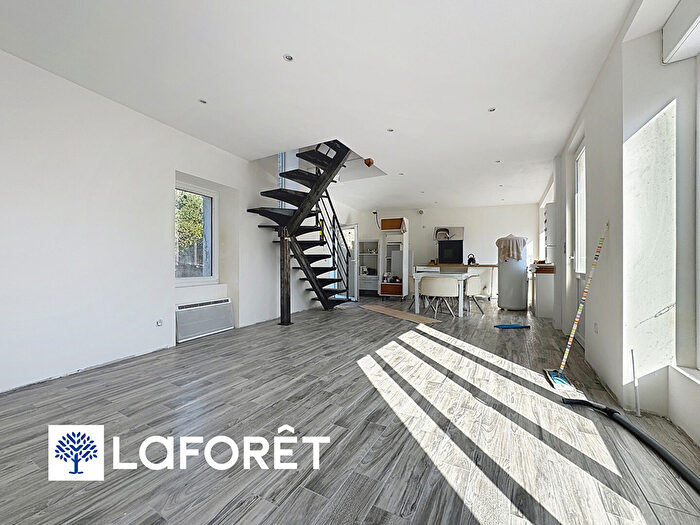 Maison à vendre - Lanvénégen - 4 pièces - 3 chambres