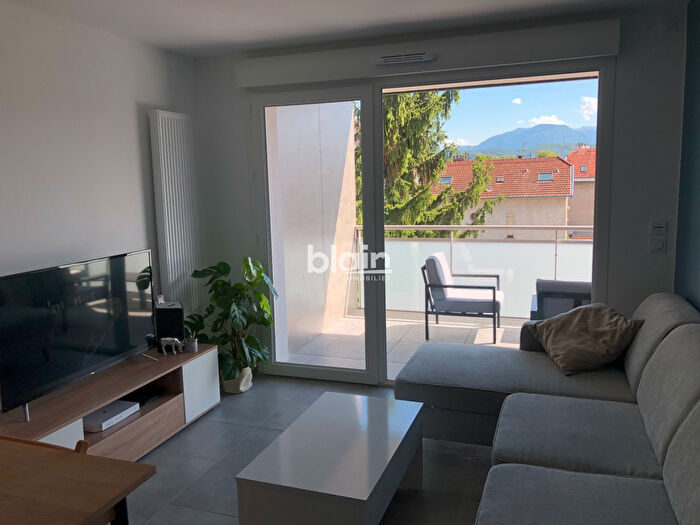 Appartement à louer - Grenoble, Bajatière - 2 pièces - 1 chambre