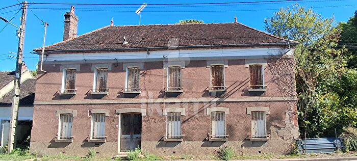 Maison 10 pièces à Villecien, à vendre