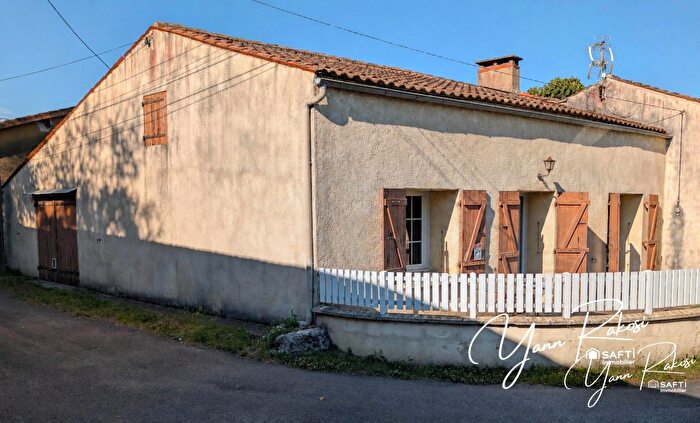 Saint-Savinien : Maison 3 pièces à vendre