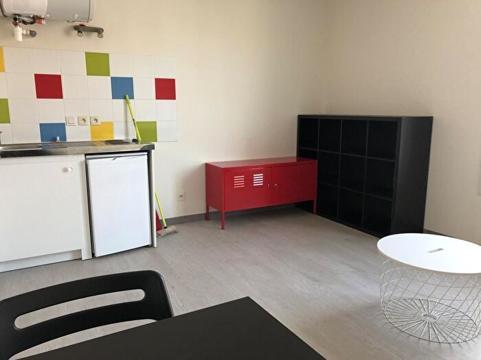 Appartement 1 pièce à Angoulême, Saint-Ausone, Saint-Martin, à louer