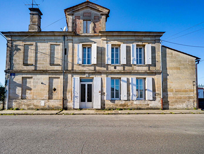 Maison à vendre - Salignac - 4 pièces - 3 chambres