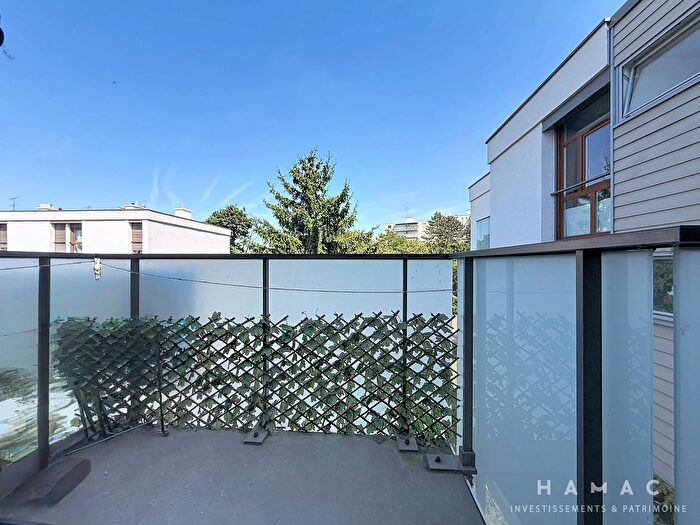 Appartement 4 pièces à vendre à Oullins, Glacière, Montmein