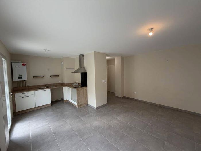 Appartement 3 pièces à La Côte-Saint-André, à louer