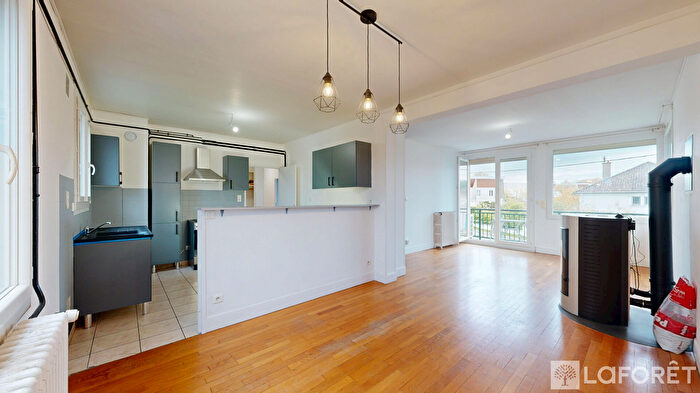 Appartement à vendre - Yzeure, Cladets, Panloup, Plessis - 5 pièces - 4 chambres