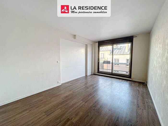 Appartement à louer - Grandes Carrières-Clichy, Paris ème arrondissement - 2 pièces - 1 chambre