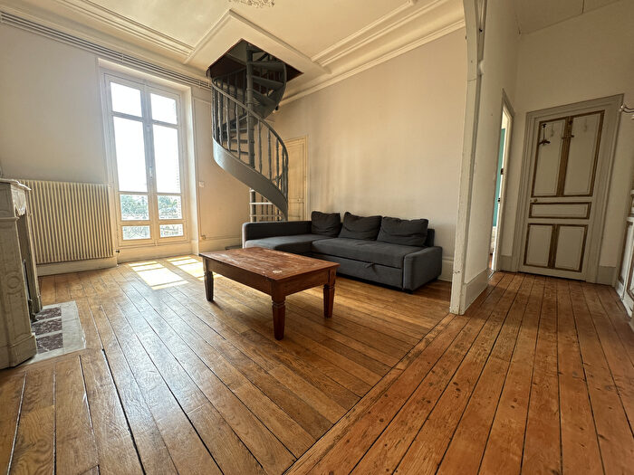 Appartement à vendre - Dijon, Centre-ville - 4 pièces - 3 chambres