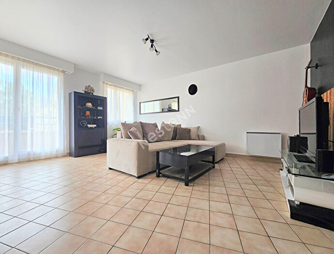 Appartement 3 pièces à vendre - Osny, Liviliiers, Ennery, Zone Commerciale l'Oseraie