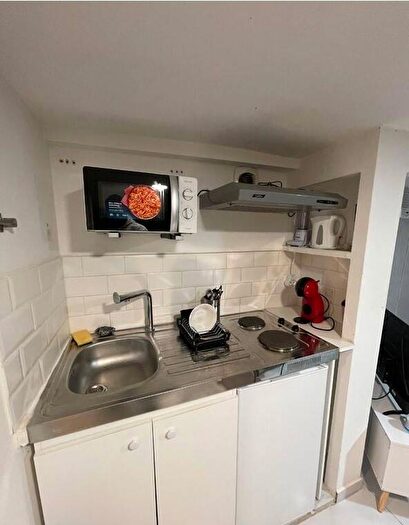 Appartement à louer - République-Gare-Porte de Paris, Saint-Denis - 1 pièce