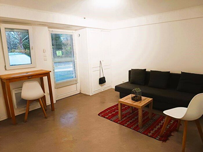 Appartement à louer - Plateau et Pileu, Palaiseau - 1 pièce