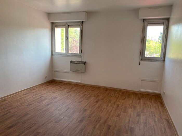 Marseille e, La Capelette : Appartement 1 pièce à louer