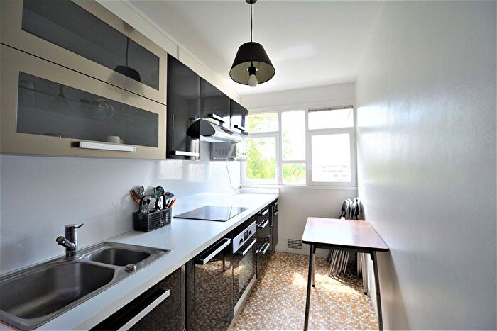 Appartement à louer - Epi dOr, Villejuif - 2 pièces - 1 chambre