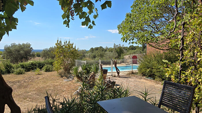 Maison 5 pièces à Saint-Dézéry, à vendre