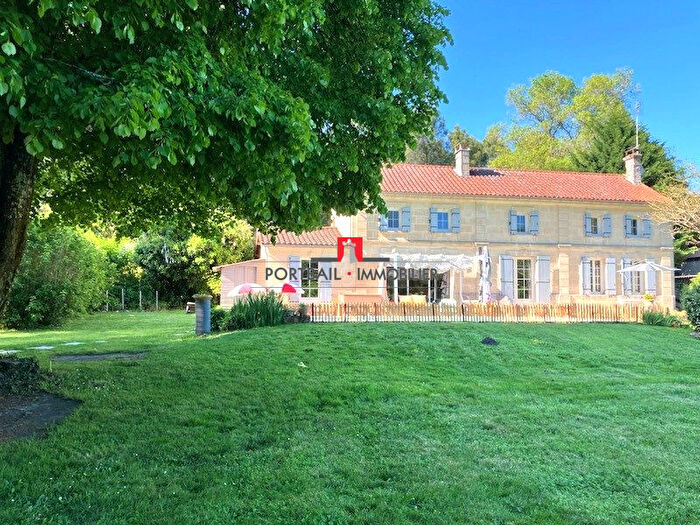 Maison à vendre - Saint-André-de-Cubzac - 7 pièces - 4 chambres