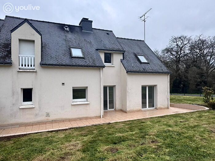 Maison à louer - Le Sourn - 4 pièces - 3 chambres