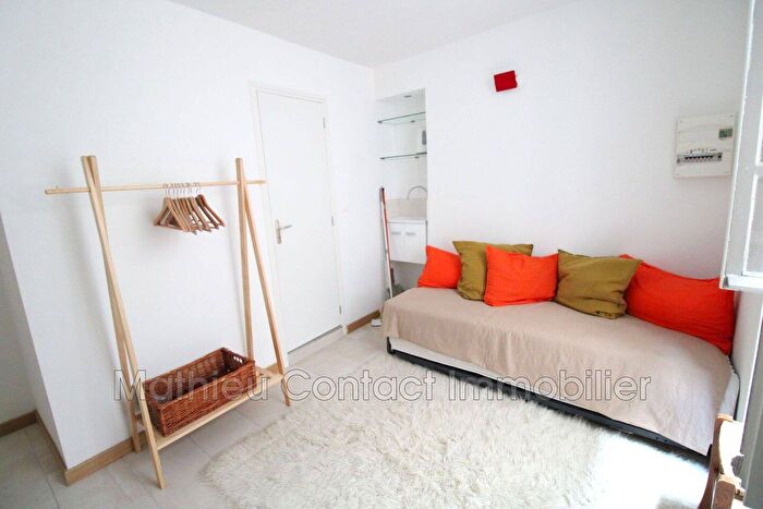 Arènes, Nîmes : Appartement 1 pièce à louer