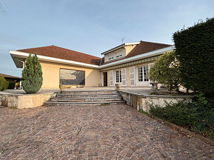 Bourg-en-Bresse, Croix Blanche, Près de Brou, Alagnier : Maison 6 pièces à vendre