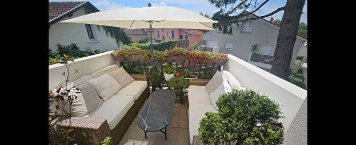 Appartement à louer - Aventuriere-Simandre, Neuville-sur-Saône - 2 pièces - 1 chambre