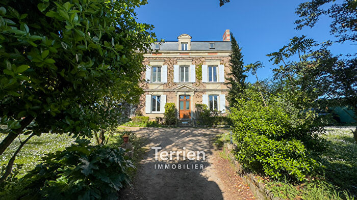 Maison à vendre - Saint-Georges-sur-Loire - 10 pièces - 7 chambres