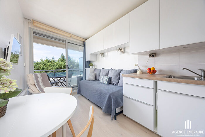 Dinard, Centre-ville, Plage de l'Ecluse, Pointe du Moulinet - Appartement 1 pièce à vendre