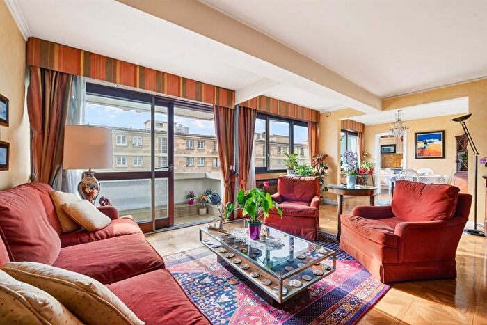 Appartement à vendre - Paris e , Violet, Commerce - 6 pièces - 5 chambres