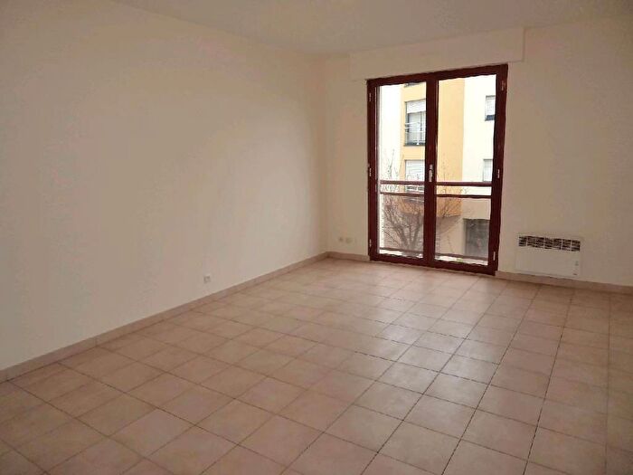 Appartement à louer - Armée Leclerc-Henri Dunant, Savigny sur Orge - 1 pièce