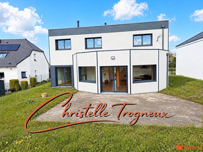 Maison 7 pièces à Naours, à vendre