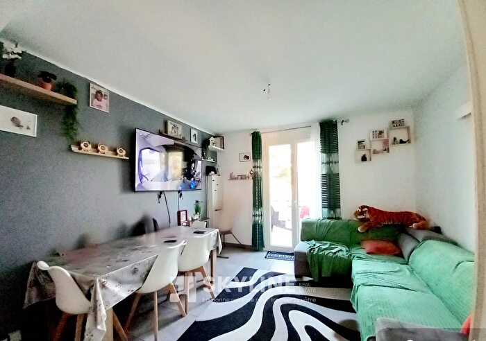 Appartement à vendre - Marseille e , Saint-Tronc - 4 pièces - 3 chambres